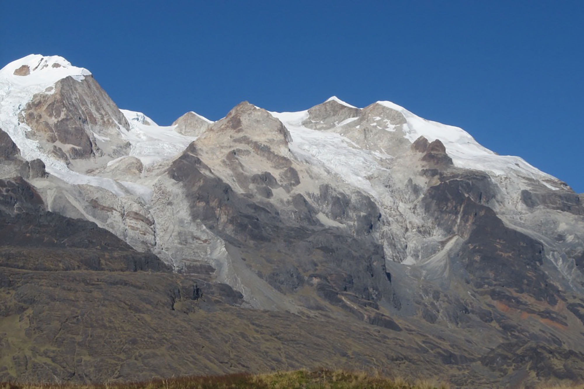 Bolivia Cordillera Real– Bolivia, South America 6438m / 21,122ft ...